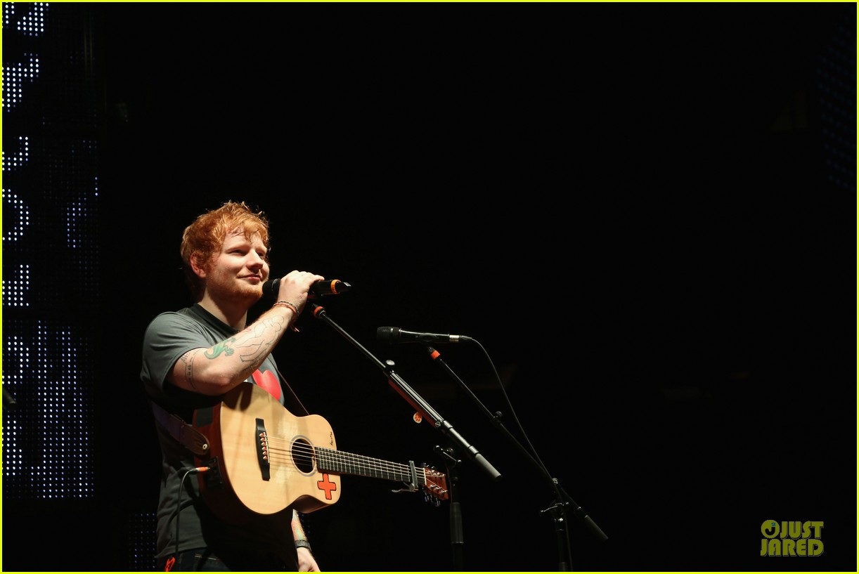 Taylor Swift: Ed Sheeran's Surprise Guest Performer!: Photo 2984717 ...