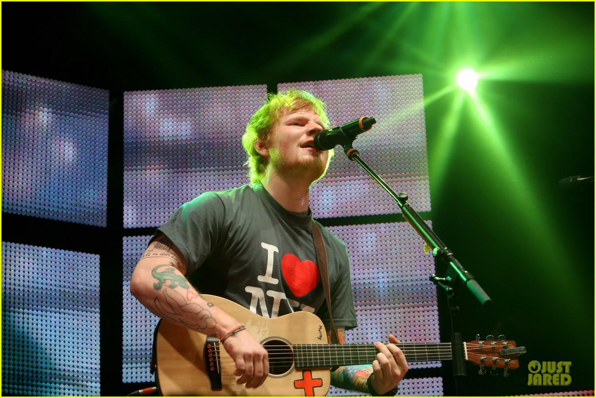 Taylor Swift: Ed Sheeran's Surprise Guest Performer!: Photo 2984720 ...