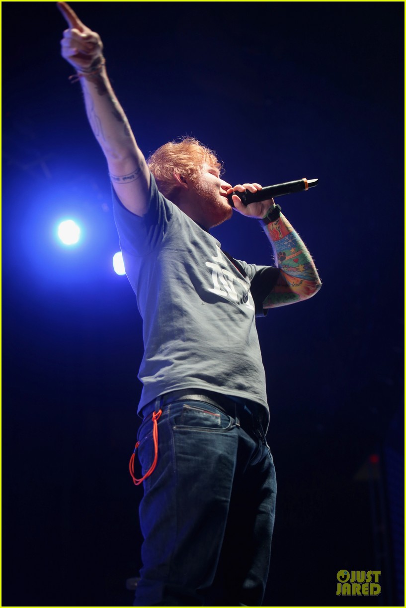 Taylor Swift: Ed Sheeran's Surprise Guest Performer!: Photo 2984722 ...