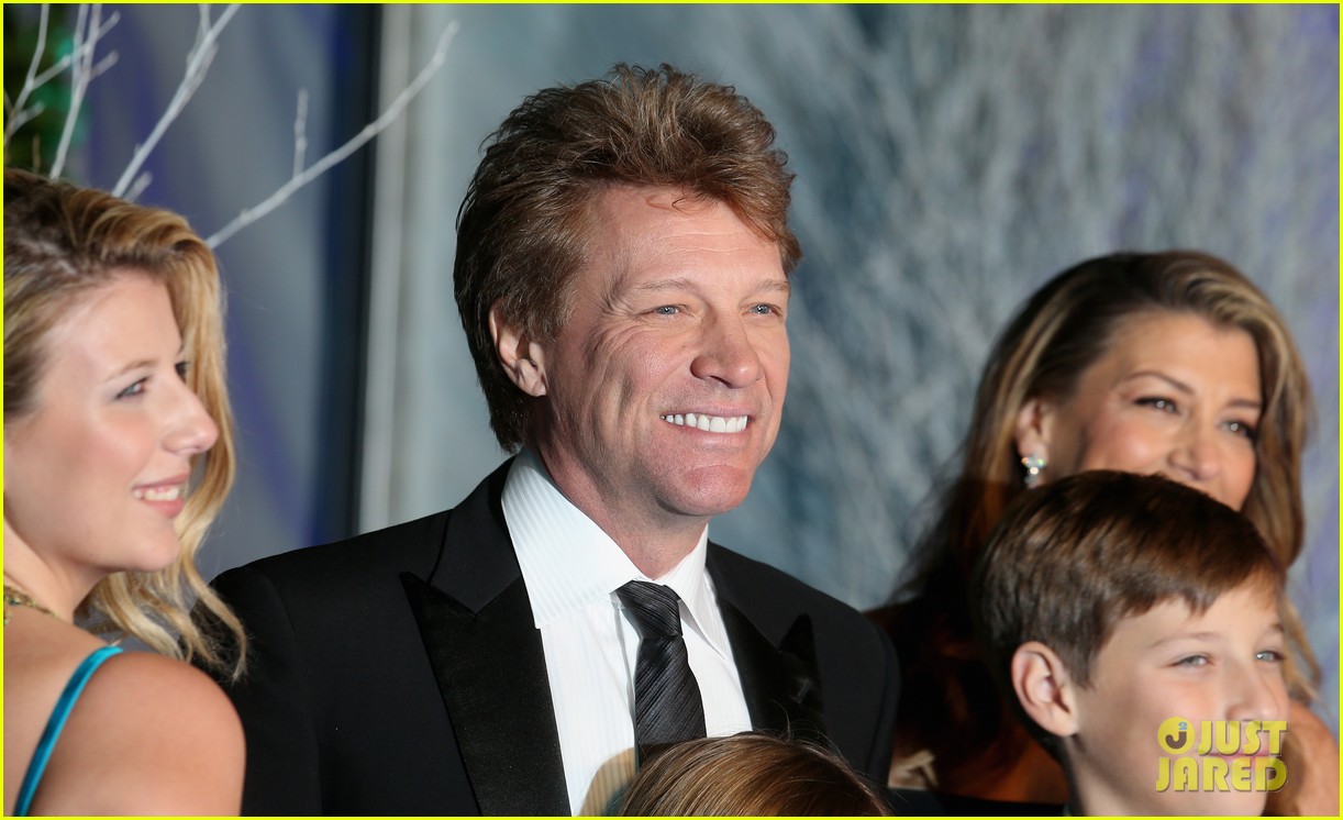 Taylor Swift & Michelle Dockery: Winter Whites Gala!: Photo 3000814 ...