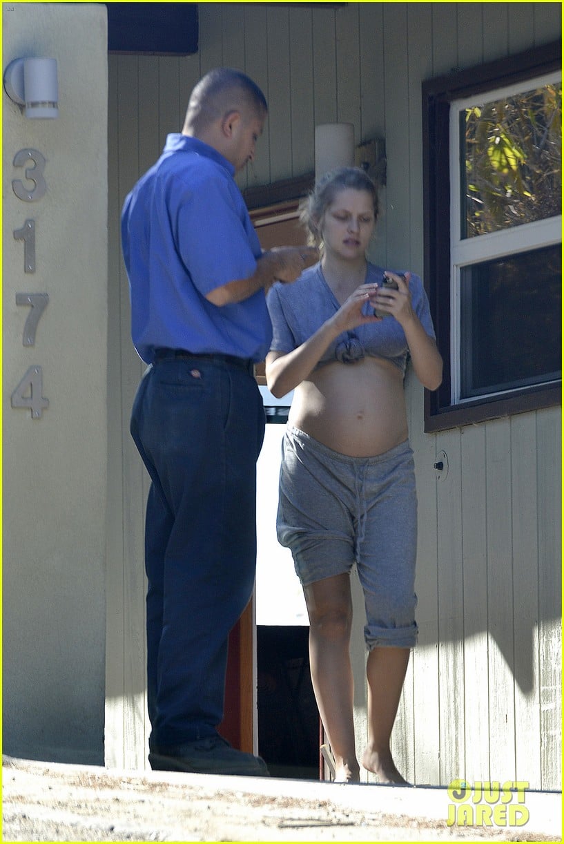 Teresa Palmer Shows Off Her Bare Baby Bump!: Photo 2992130 | Pregnant Celebrities, Teresa Palmer ...