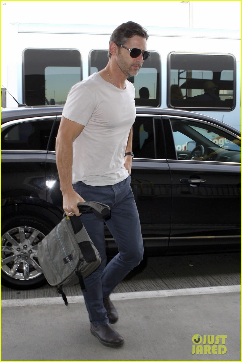 Eric Bana Looks Super Buff While Flying Out of Los Angeles: Photo ...