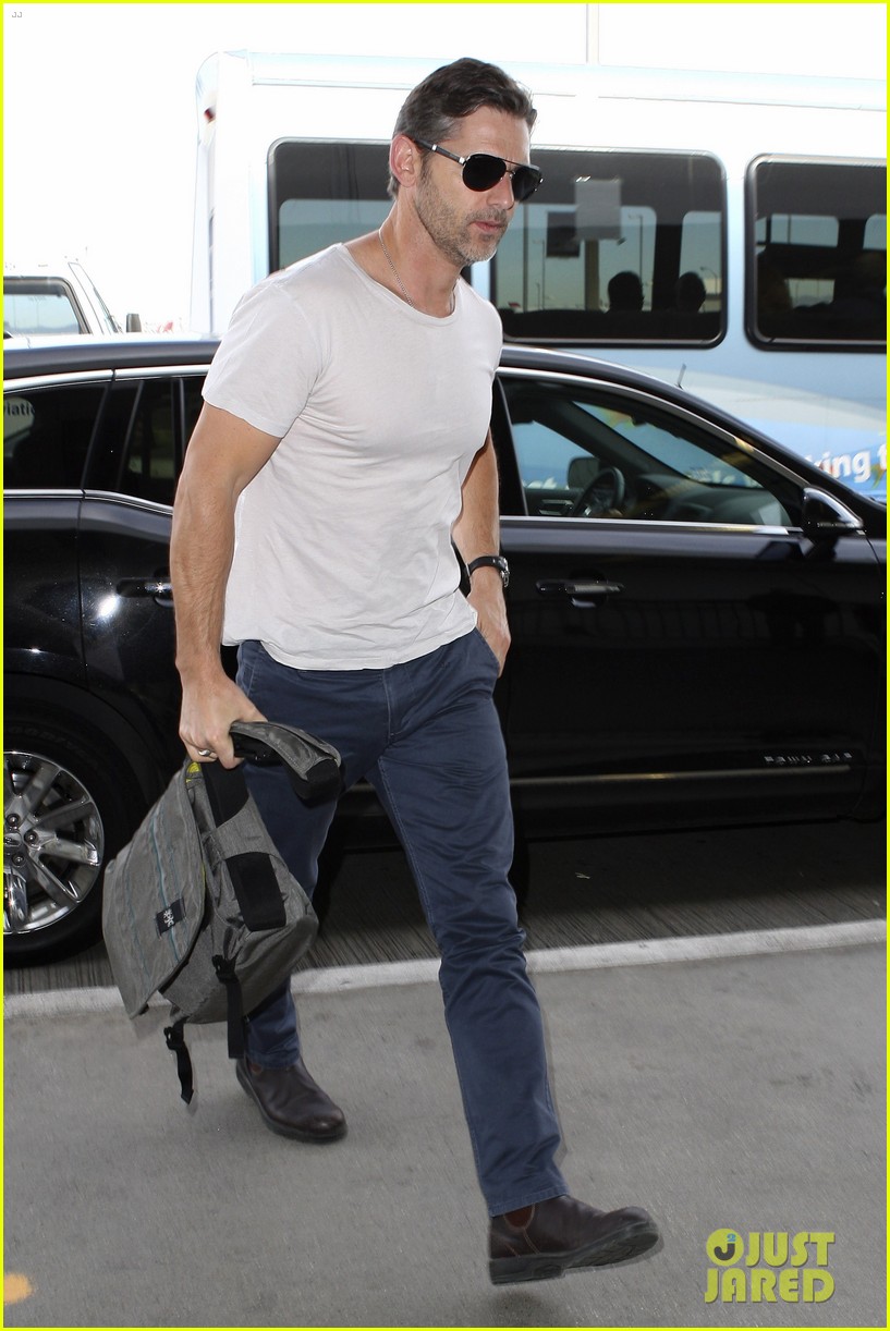 Eric Bana Looks Super Buff While Flying Out of Los Angeles: Photo ...