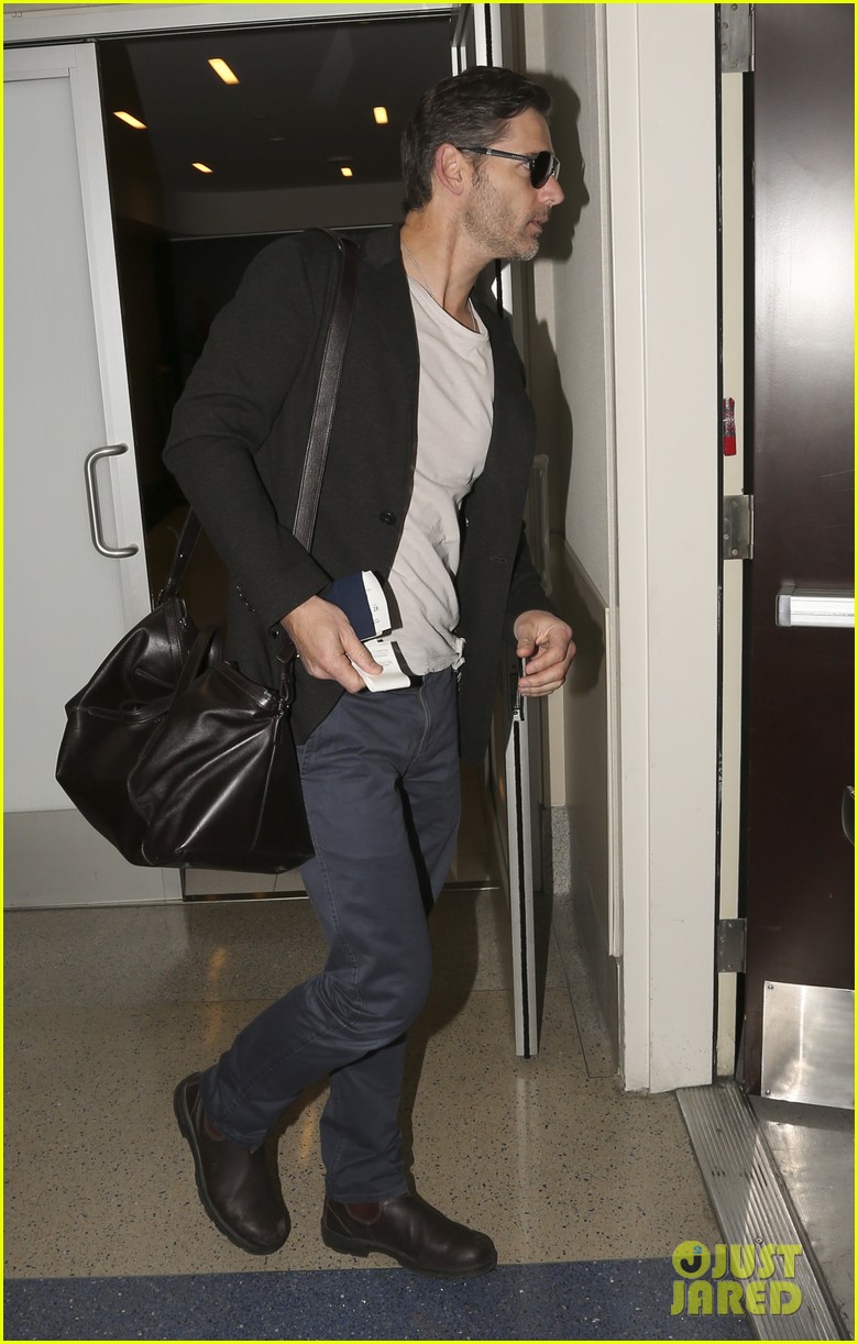 Eric Bana Looks Super Buff While Flying Out of Los Angeles: Photo ...