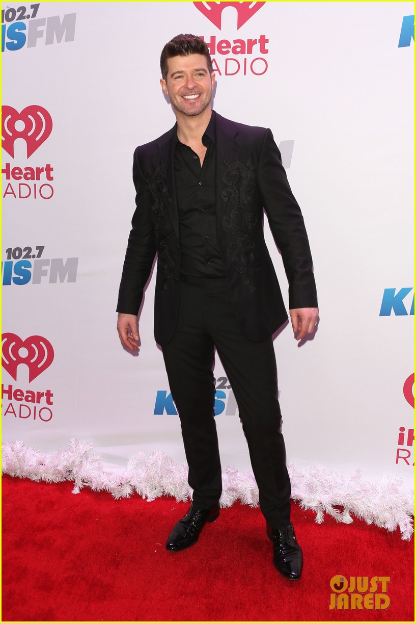 Miley Cyrus & Robin Thicke Reunite at KIIS-FM Jingle Ball 2013: Photo ...