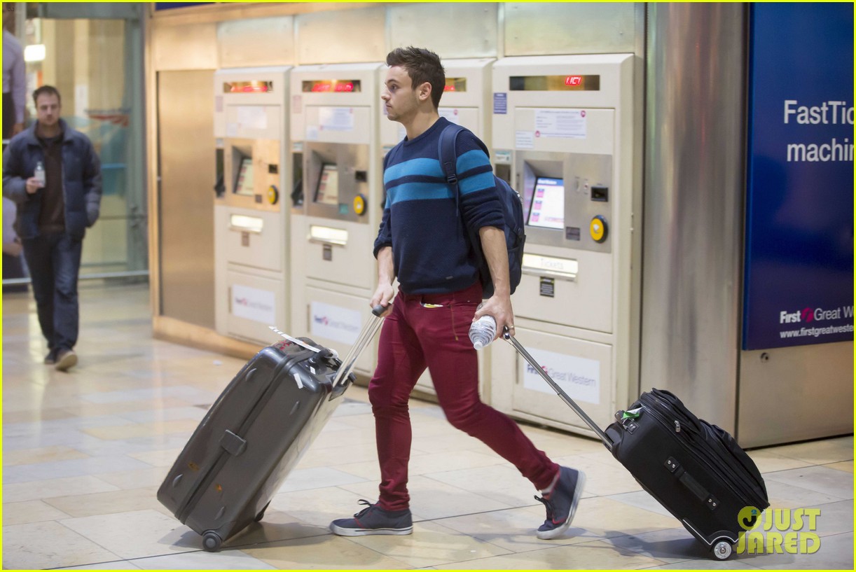 Tom Daley & Dustin Lance Black: Matching Rainbow Socks for Christmas ...