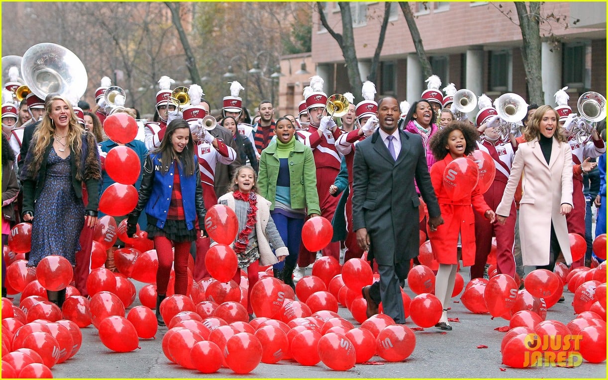 Cameron Diaz & Jamie Foxx Film Big Dance Scene for 'Annie': Photo ...