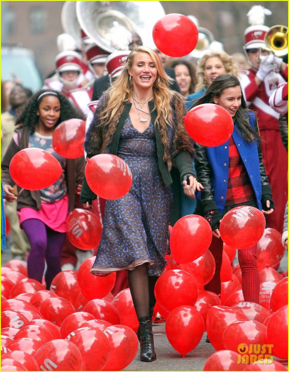 Cameron Diaz & Jamie Foxx Film Big Dance Scene for 'Annie': Photo ...
