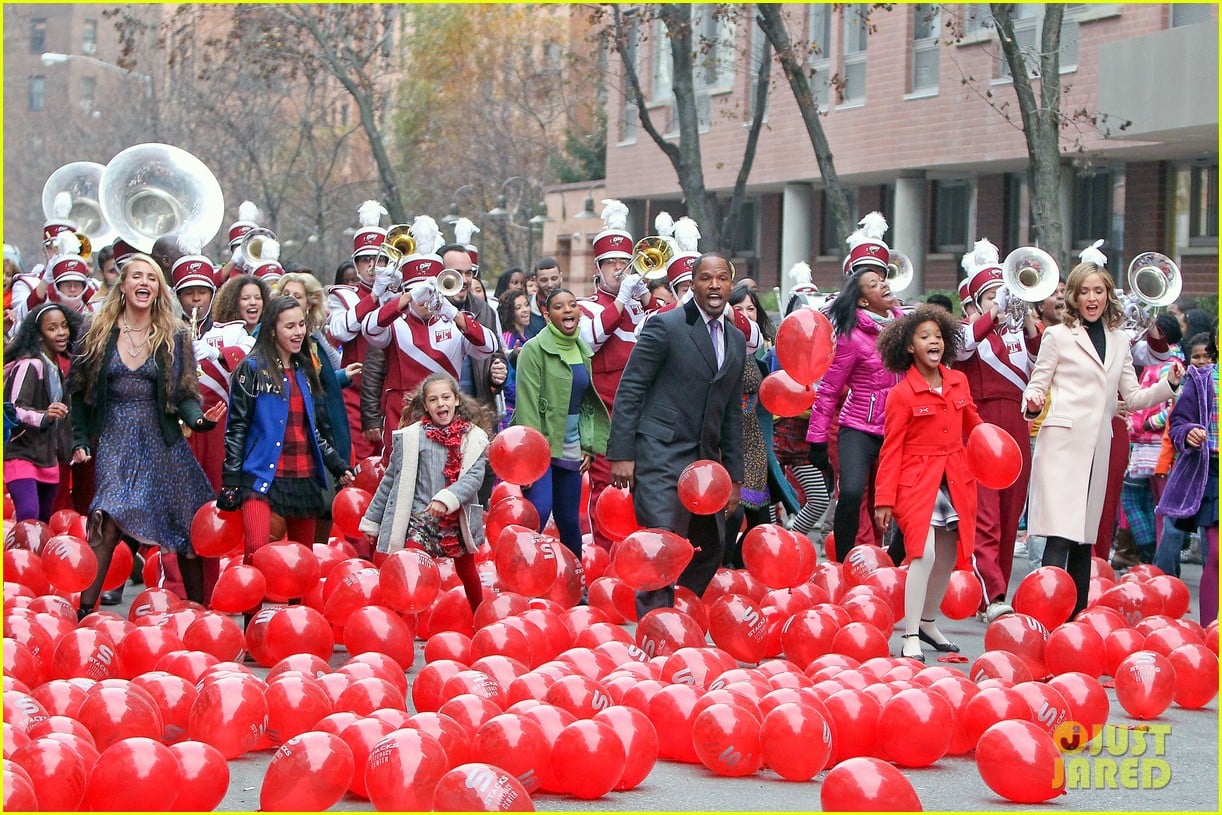Cameron Diaz & Jamie Foxx Film Big Dance Scene for 'Annie': Photo ...