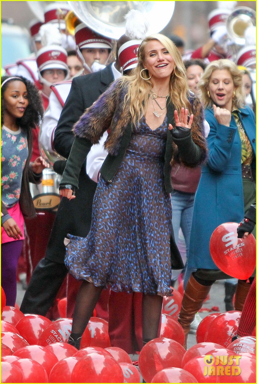Cameron Diaz & Jamie Foxx Film Big Dance Scene for 'Annie': Photo ...