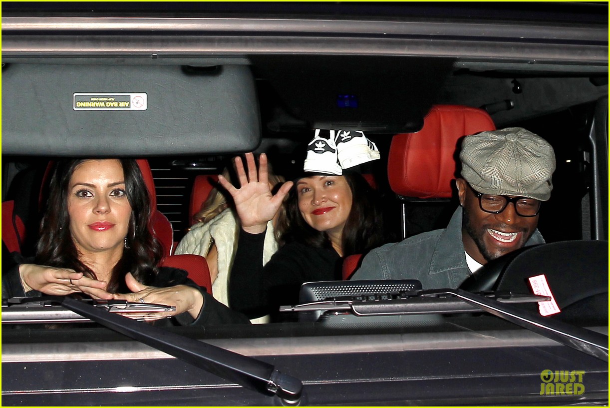 Taye Diggs: Hollywood Club Exit with Three Gal Pals!: Photo 3018975 ...