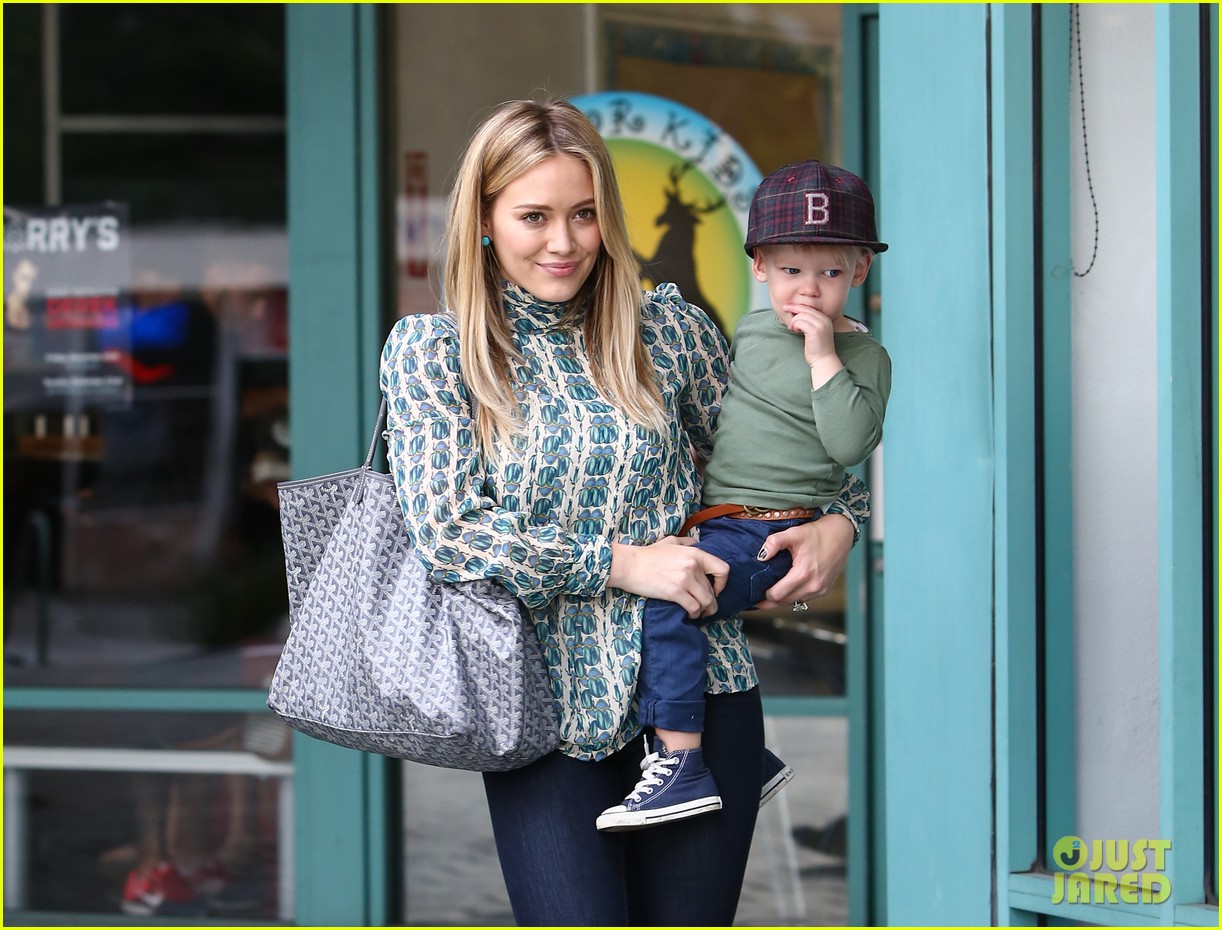 Hilary Duff: 'Lizzie McGuire' Co-Star Daniel Escobar Dies at 49: Photo 3014885 | Celebrity ...