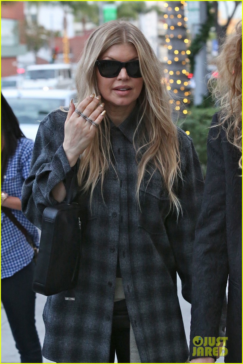 Fergie: Christmas Shopping at James Perse Store!: Photo 3014392 ...