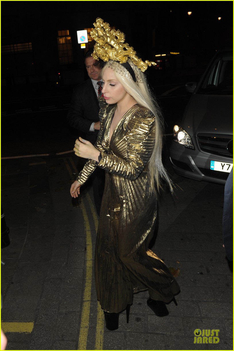 Lady Gaga Rocks Golden Headpiece for 'ARTPOP' Promo!: Photo 3005051 ...