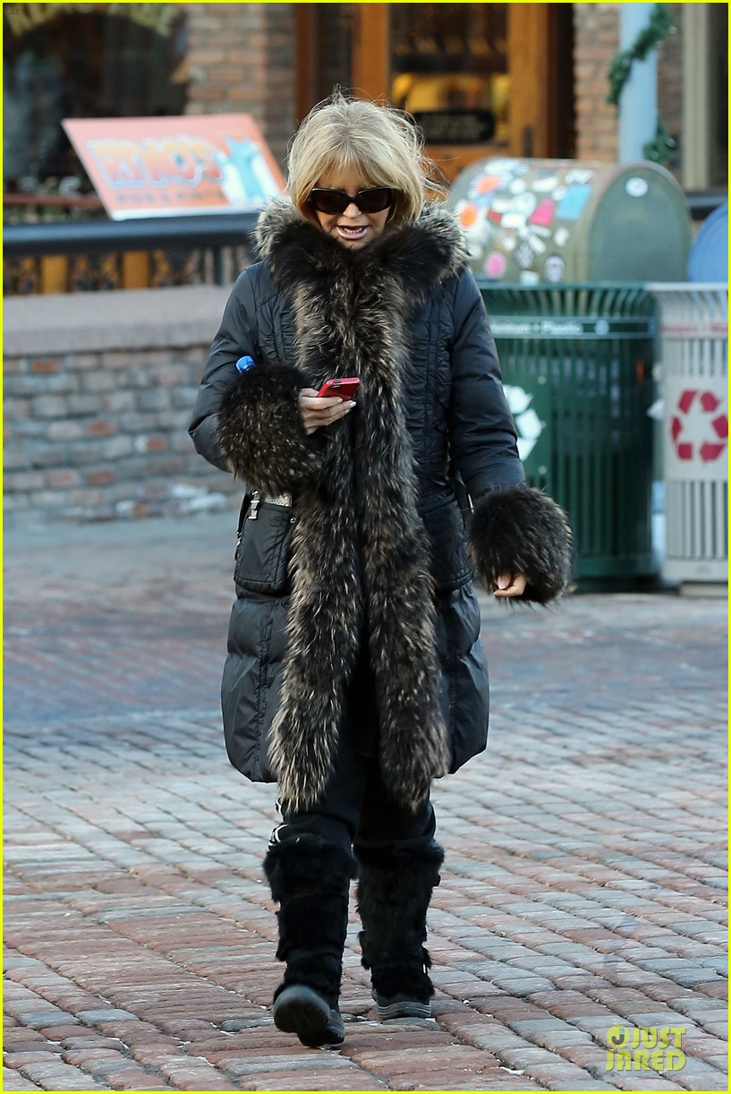 Goldie Hawn & Kurt Russell: Aspen Chat with Melanie Griffith!: Photo ...