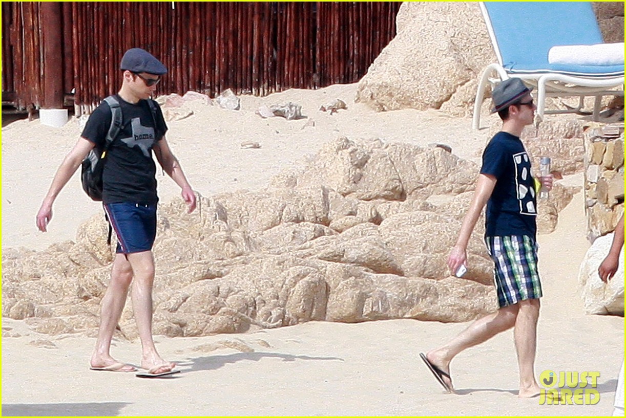 Jim Parsons: Cabo Trip with Boyfriend Todd Spiewak!: Photo 3003266 ...