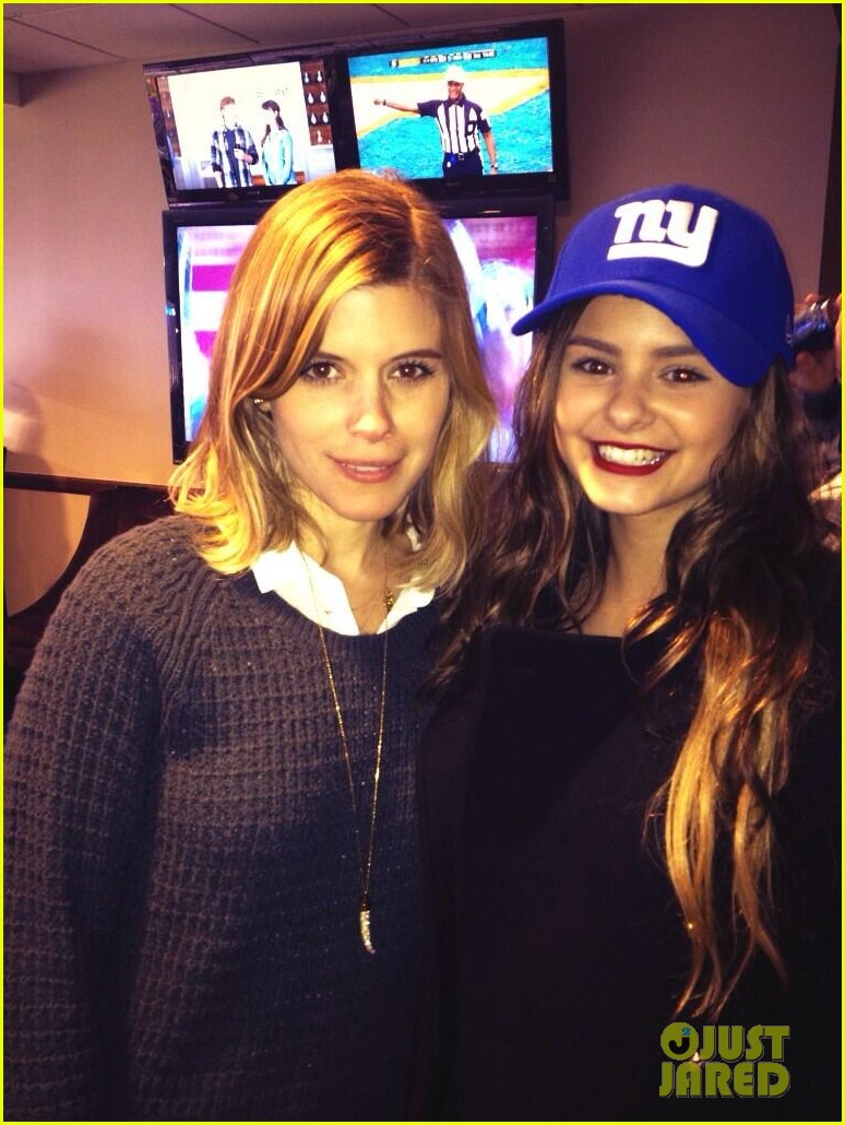 The Voice's Jacquie Lee Sings National Anthem, Meets Kate Mara at ...
