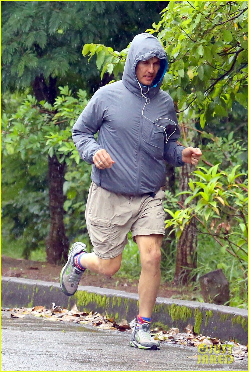 Matthew McConaughey Braves the Rain for a Run in Brazil: Photo 3018363 ...