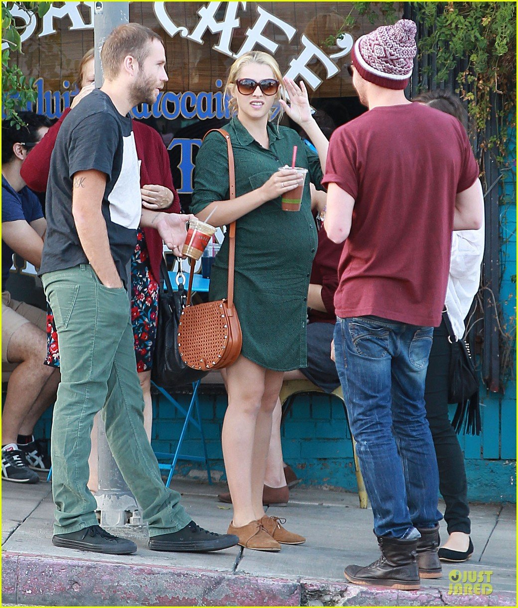 Teresa Palmer & Mark Webber: Family Lunch After Christmas!: Photo ...