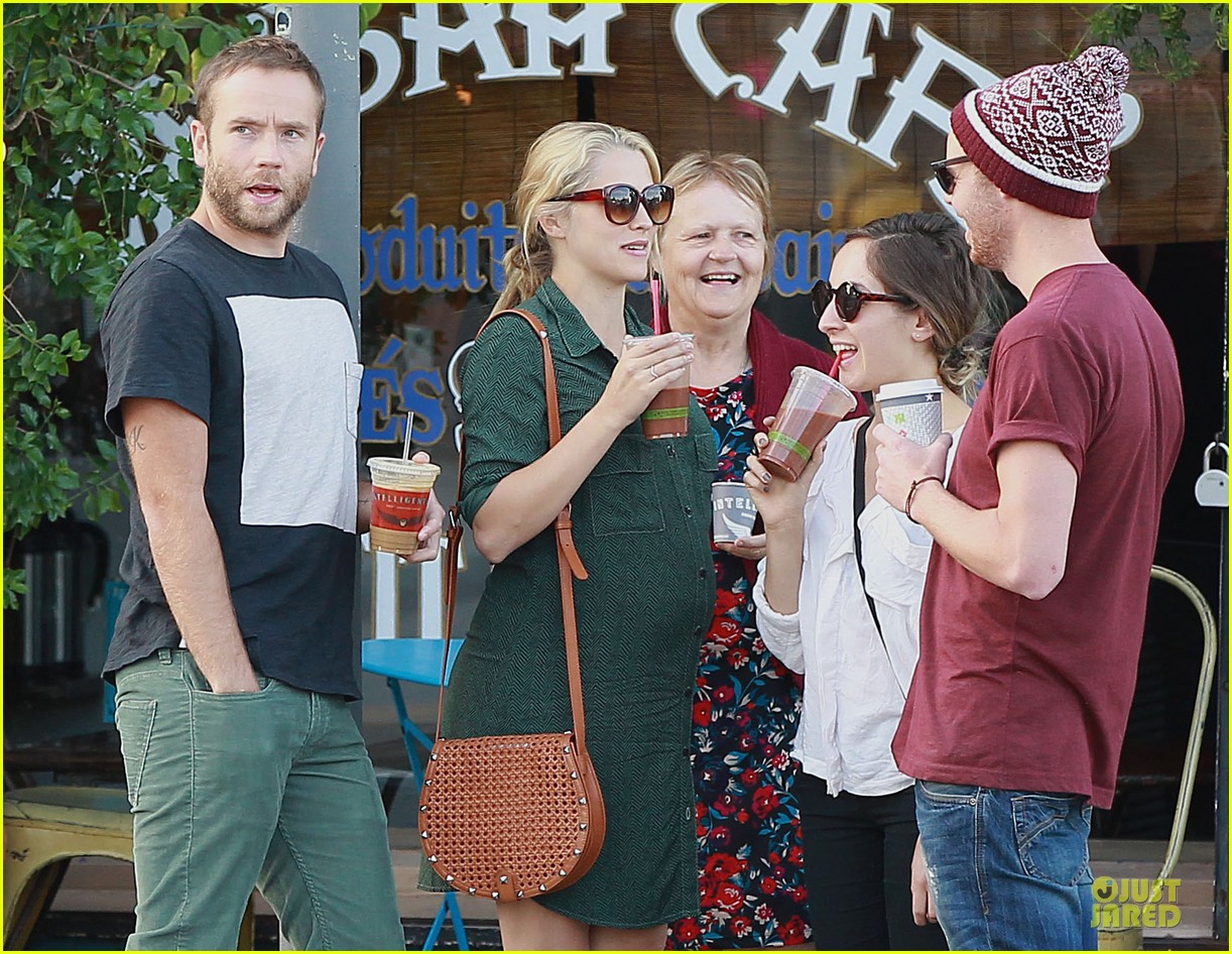 Teresa Palmer & Mark Webber: Family Lunch After Christmas!: Photo ...