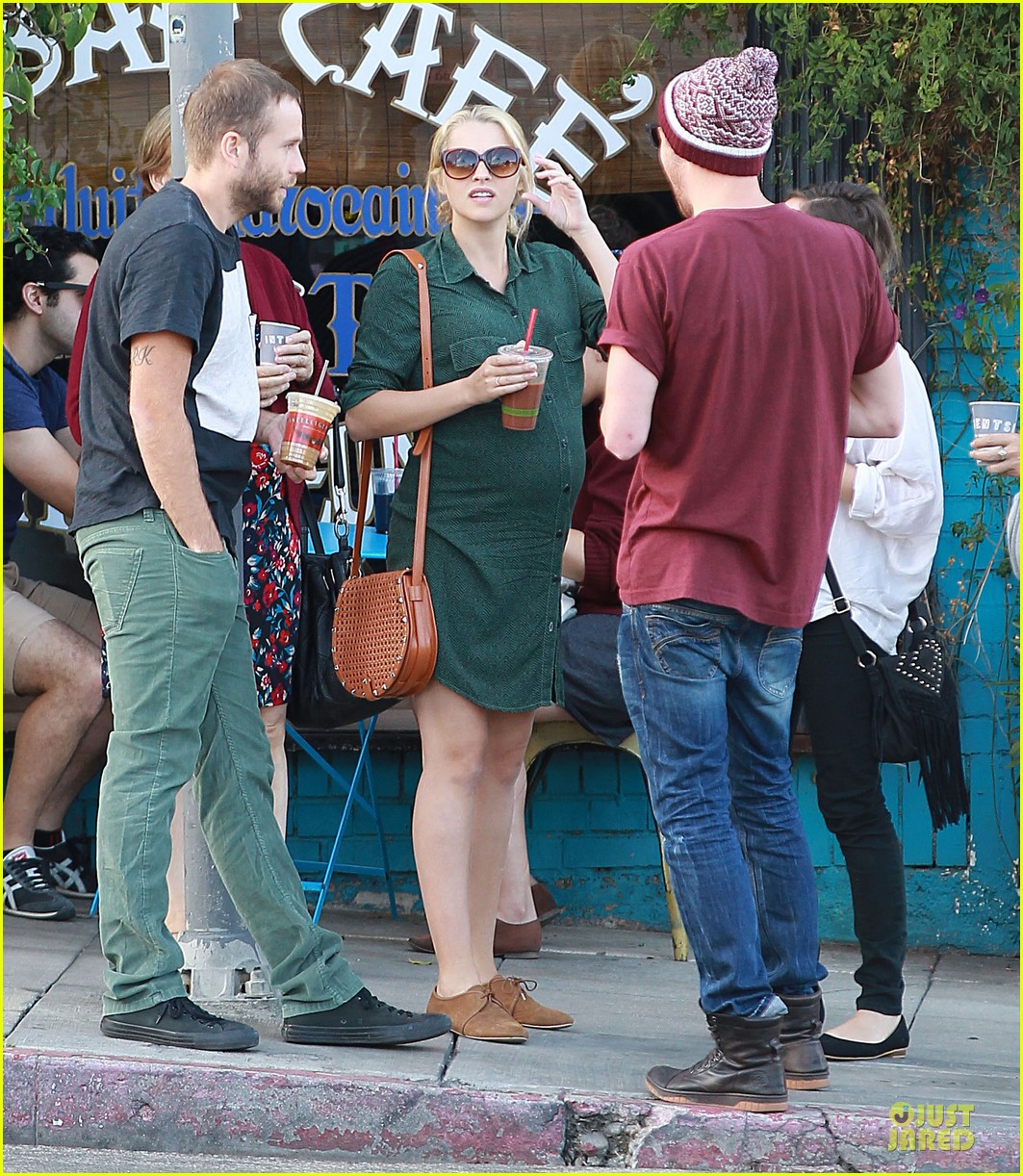 Teresa Palmer & Mark Webber: Family Lunch After Christmas!: Photo ...