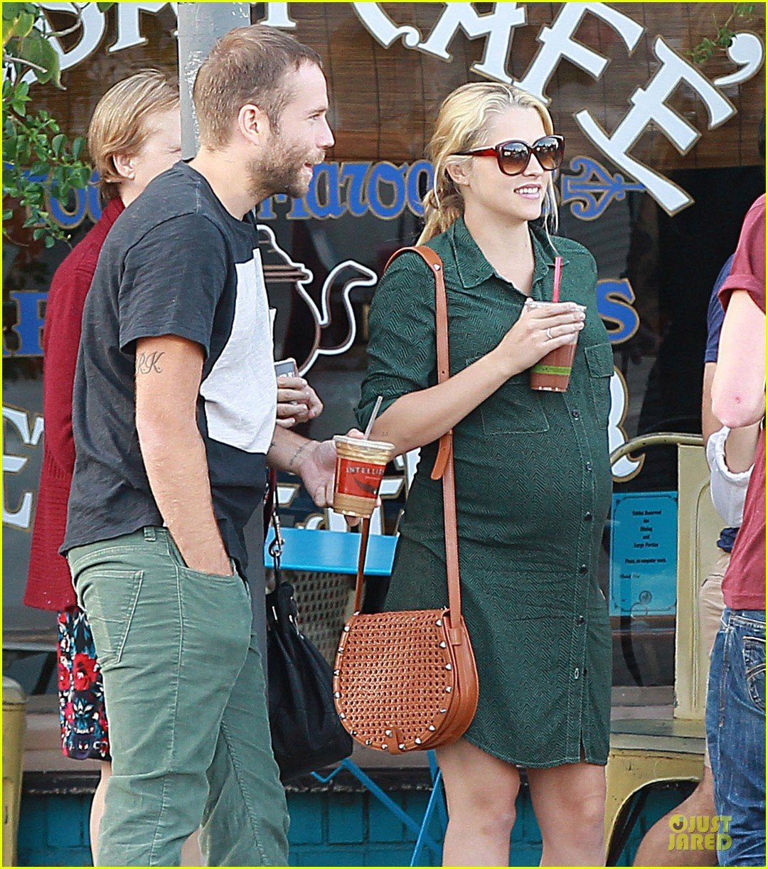 Teresa Palmer & Mark Webber: Family Lunch After Christmas!: Photo ...