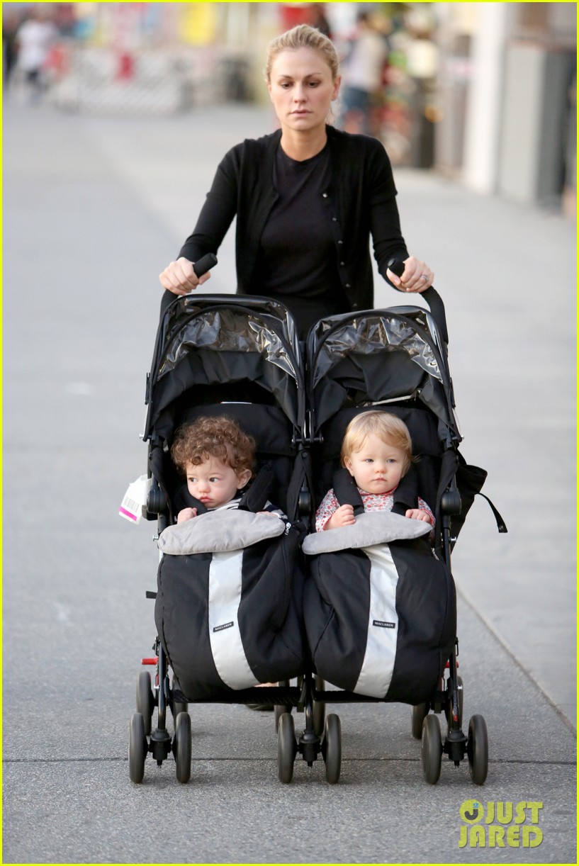 Anna Paquin Walks with Charlie & Poppy for Afternoon Stroll!: Photo ...