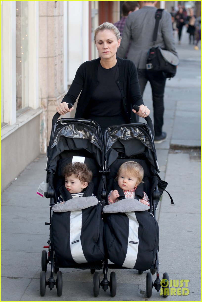 Anna Paquin Walks with Charlie & Poppy for Afternoon Stroll!: Photo ...