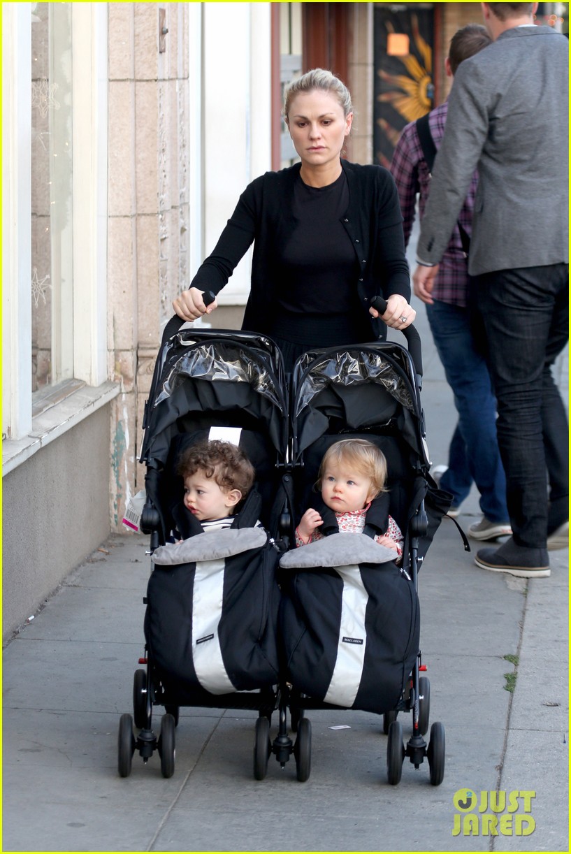 Anna Paquin Walks with Charlie & Poppy for Afternoon Stroll!: Photo ...