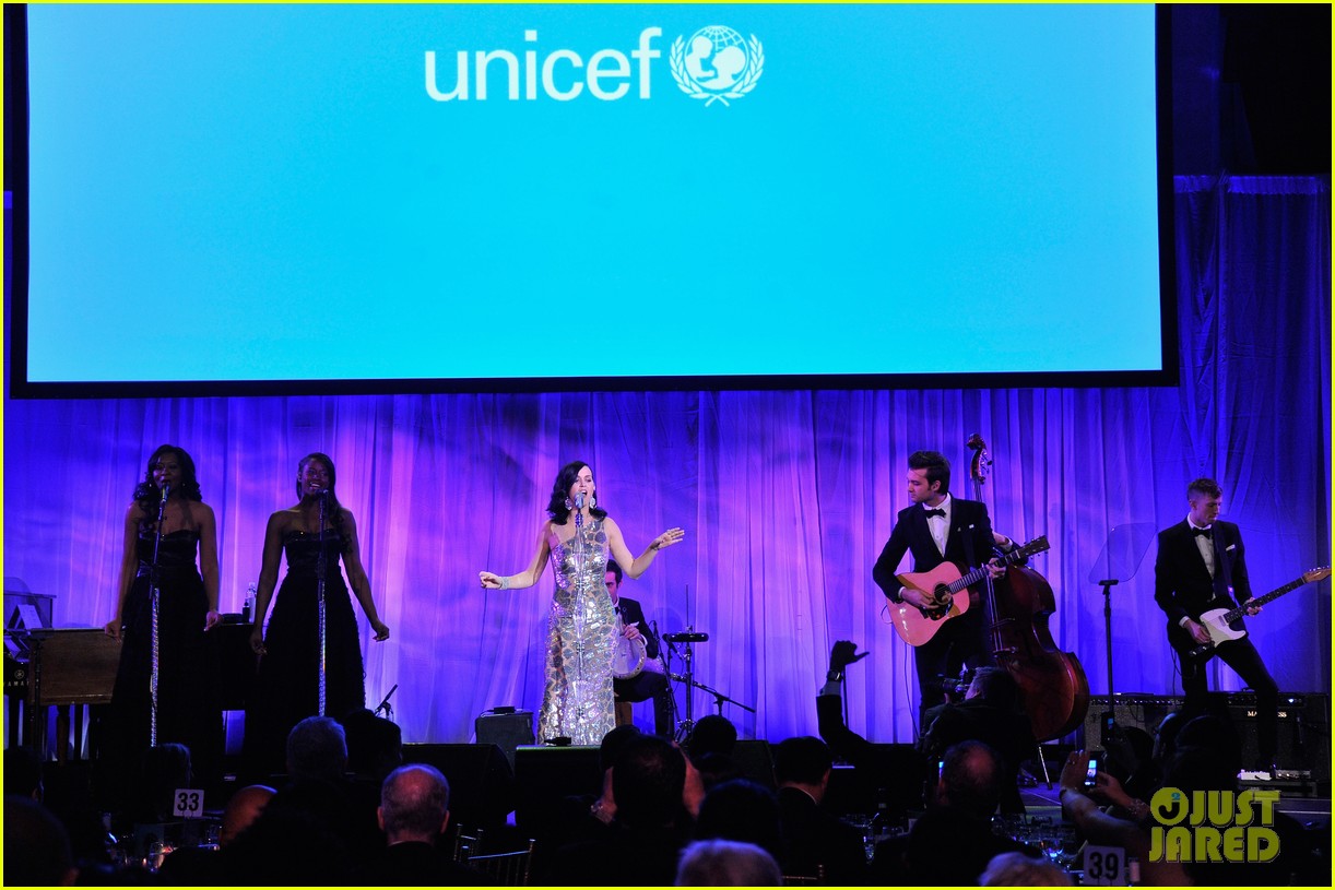 Katy Perry: UNICEF Snowflake Ball 2013 Performer!: Photo 3004889 | Katy ...
