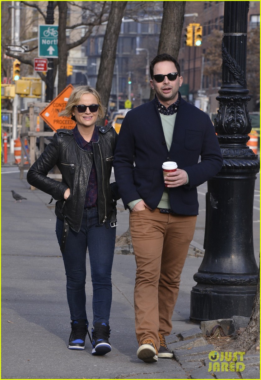 Amy Poehler Strolls with Nick Kroll Before Gotham Awards: Photo 3004151 ...