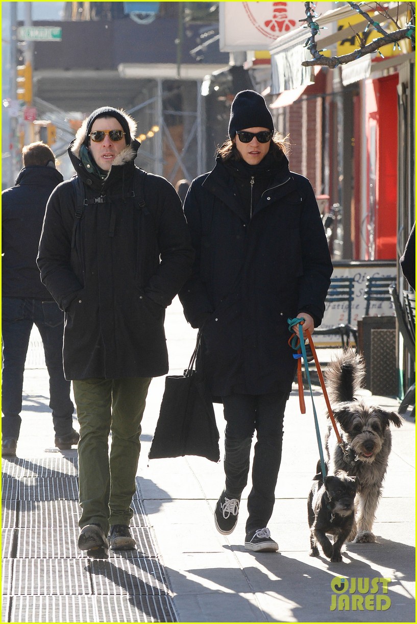 Zachary Quinto to 'Mr Porter': 'Glass Menagerie' is 'Masterful': Photo ...