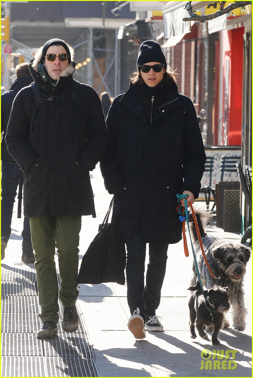 Zachary Quinto to 'Mr Porter': 'Glass Menagerie' is 'Masterful': Photo ...