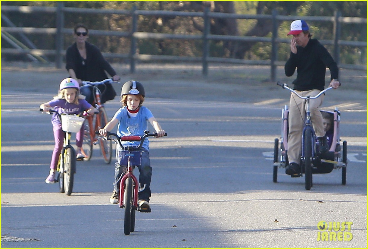 Julia Roberts: Family Bike Ride with the Kids!: Photo 3016443 ...
