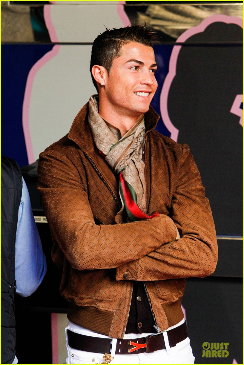 Cristiano Ronaldo: Wax Figure Unveiling in Madrid!: Photo 3007371 ...