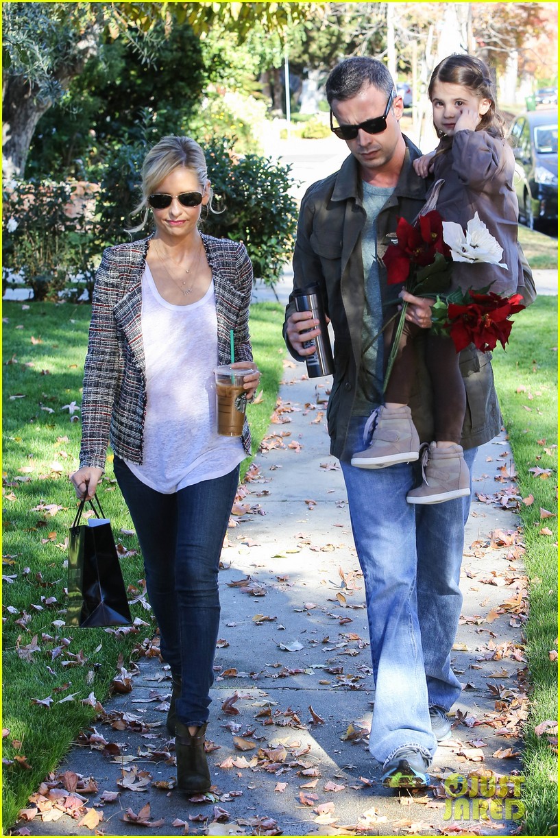 Sarah Michelle Gellar & Freddie Prinze Jr: Christmas Party with ...