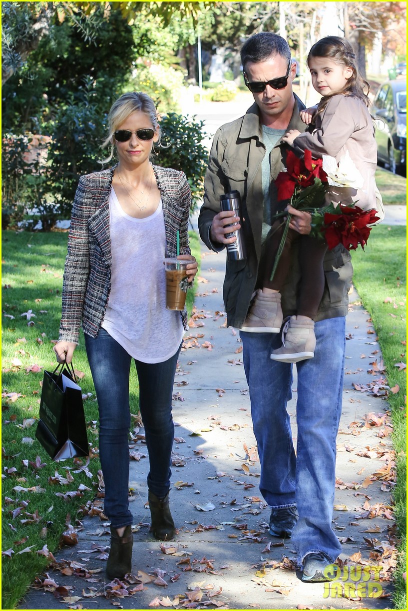 Sarah Michelle Gellar & Freddie Prinze Jr: Christmas Party with ...