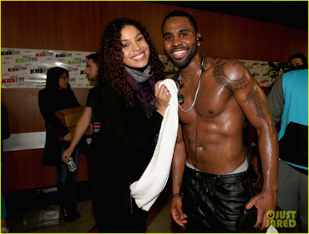 Jordin Sparks And Chris Brown Kissing