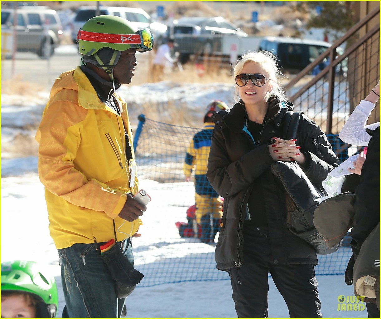 Gwen Stefani & Seal: Warm Hug in Snowy Mammoth!: Photo 3020116 ...