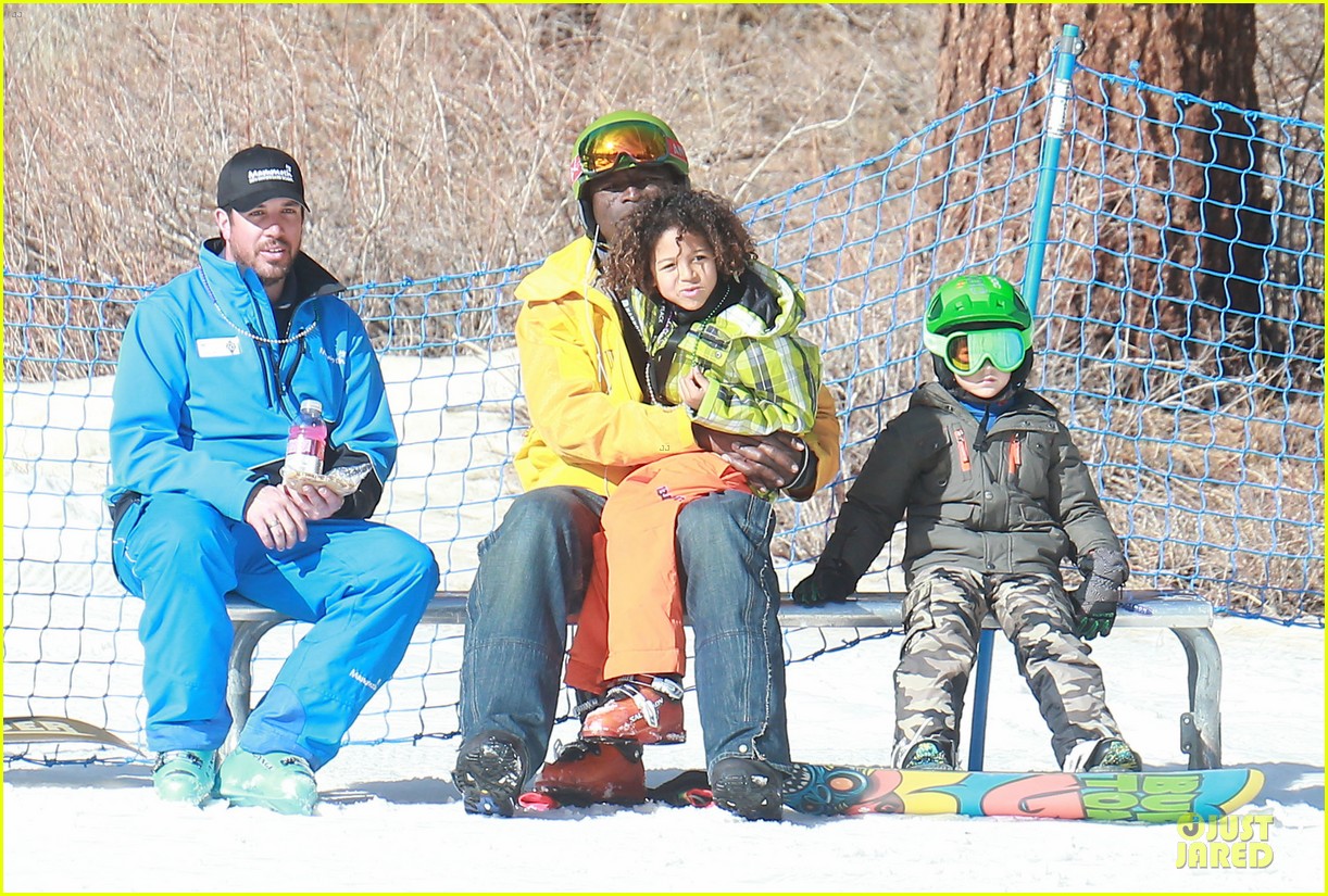 Gwen Stefani & Seal: Warm Hug in Snowy Mammoth!: Photo 3020117 ...