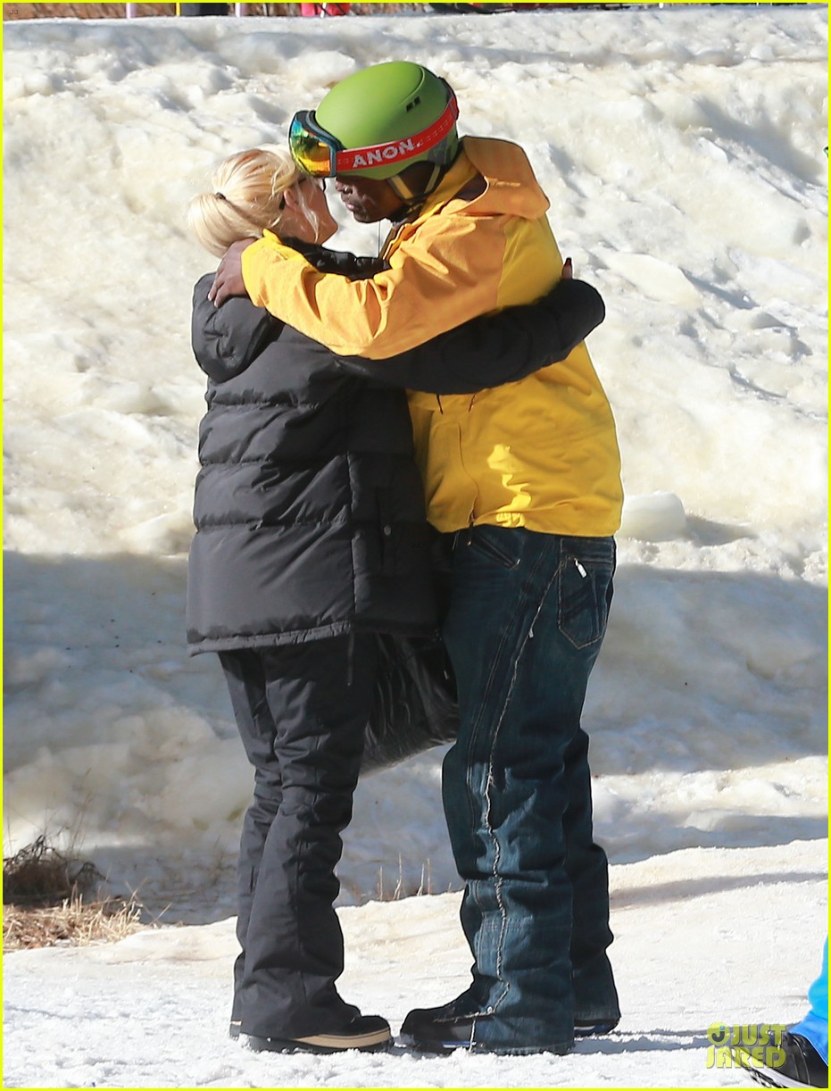Gwen Stefani & Seal: Warm Hug in Snowy Mammoth!: Photo 3020120 ...