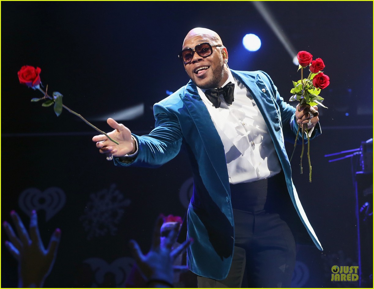 Robin Thicke & Enrique Iglesias: 106.1 KISS FM Jingle Ball!: Photo ...