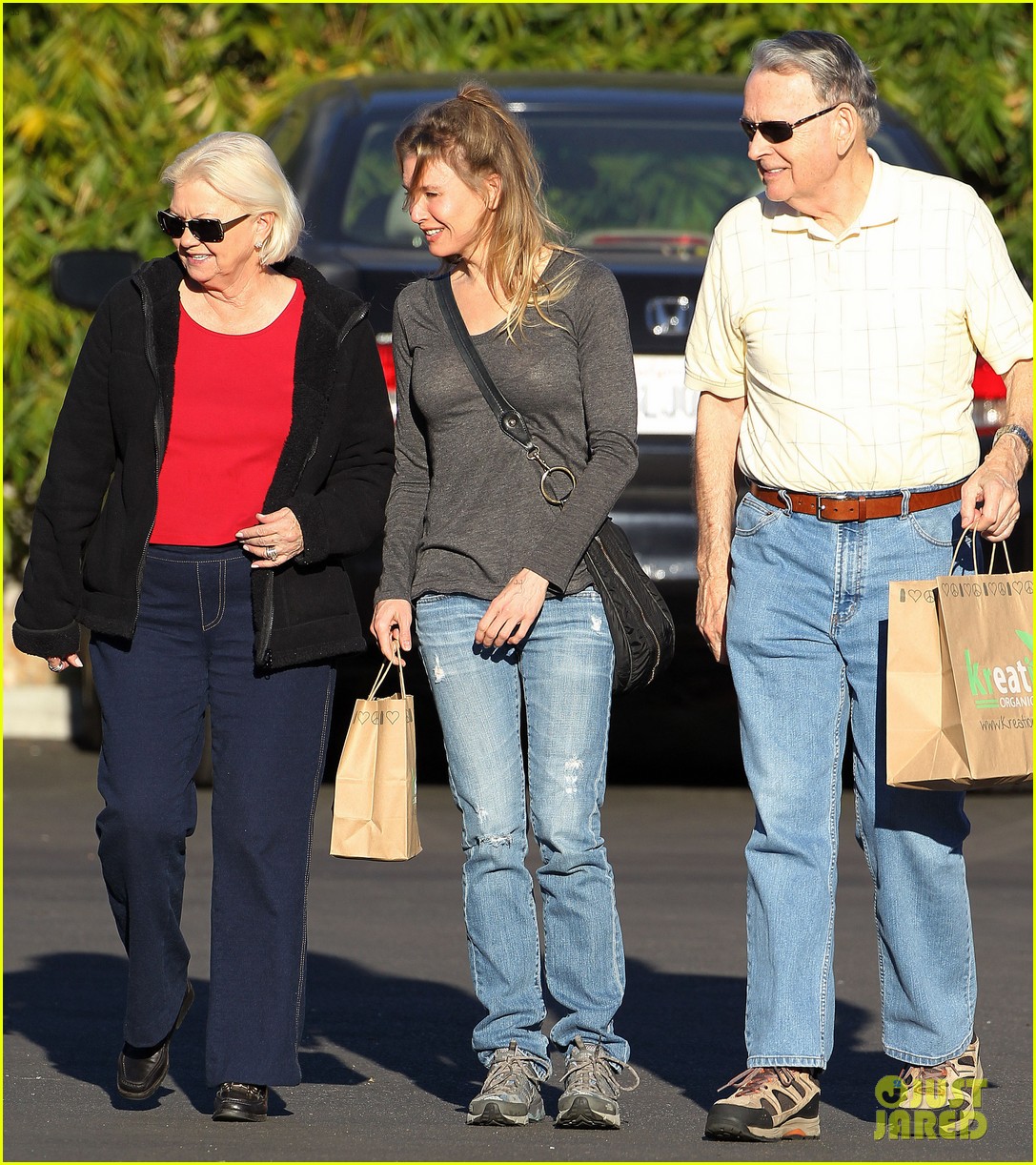 Renee Zellweger: Post Christmas Lunch with Her Parents: Photo 3018125 ...