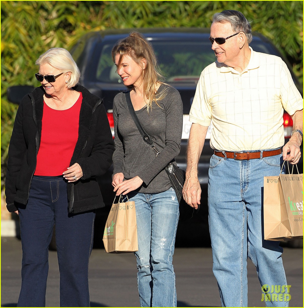 Renee Zellweger: Post Christmas Lunch with Her Parents: Photo 3018126 ...