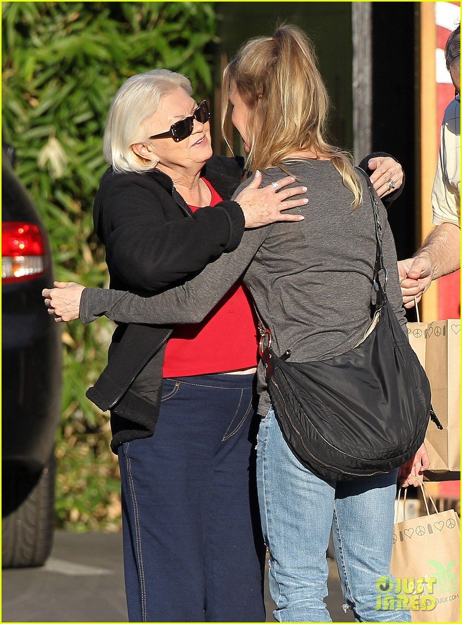 Renee Zellweger: Post Christmas Lunch with Her Parents: Photo 3018129 ...