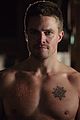 Stephen Amell: Ridiculously Ripped Abs in Shirtless 'Arrow' Stills ...