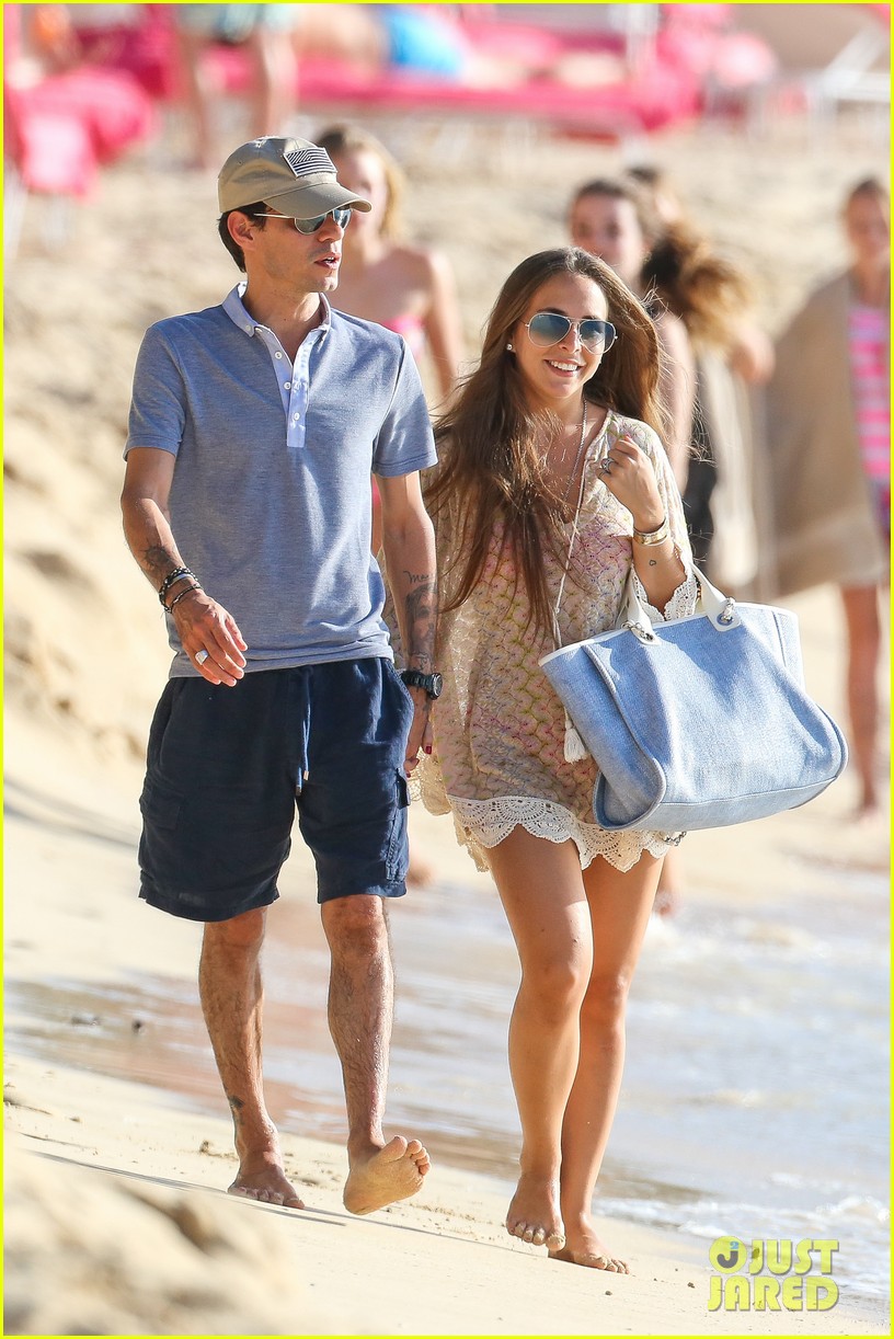Marc Anthony & Chloe Green Spend New Year's Day in Barbados: Photo ...