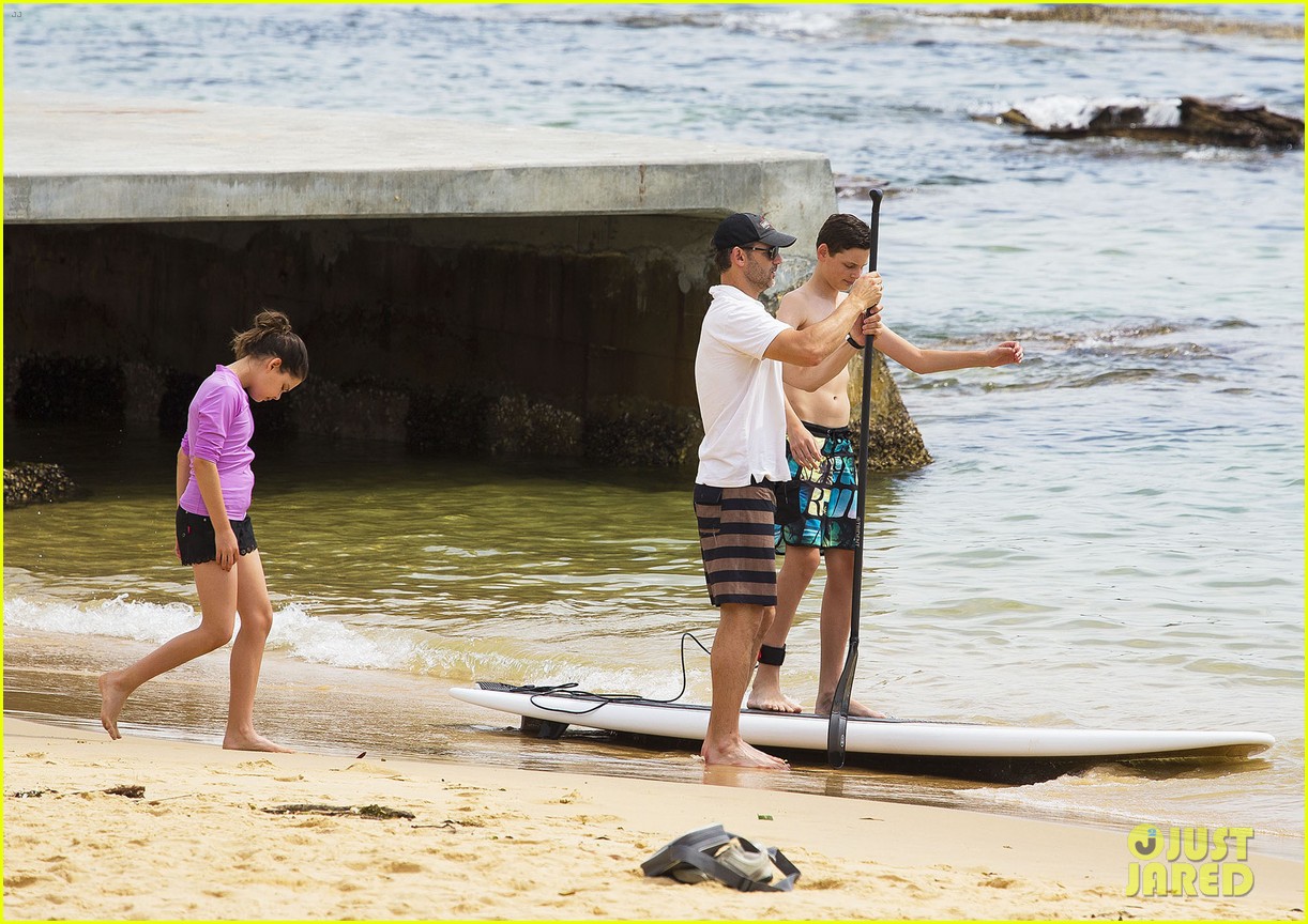 Eric Bana Shows Off Buff Shirtless Body in Melbourne!: Photo 3021583 ...