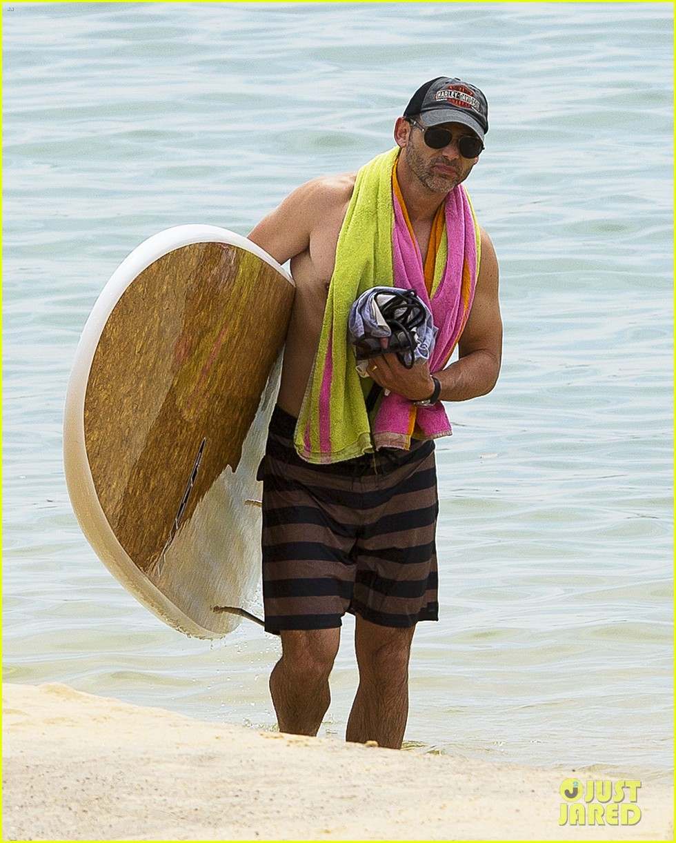 Eric Bana Shows Off Buff Shirtless Body in Melbourne!: Photo 3021606 ...