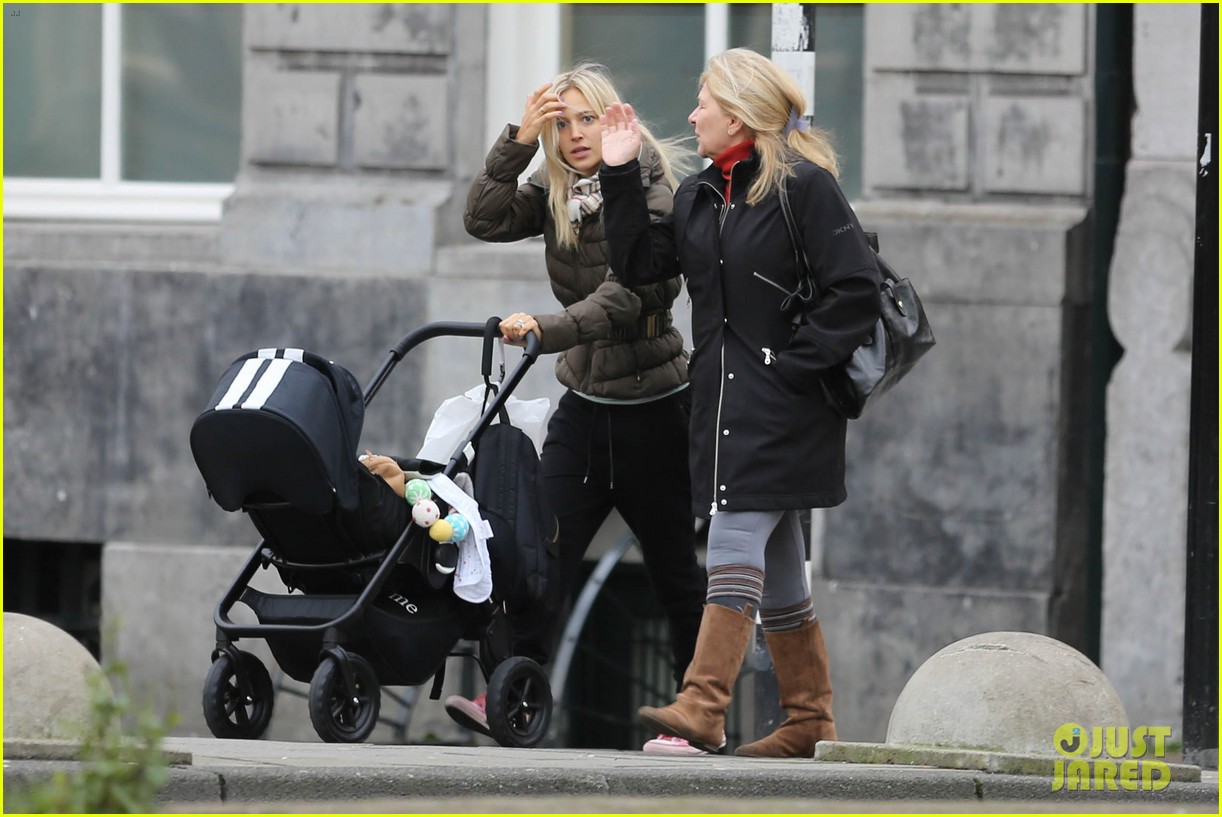 Michael Buble & Luisana Lopilato: Amsterdam Vacation with Baby Noah ...
